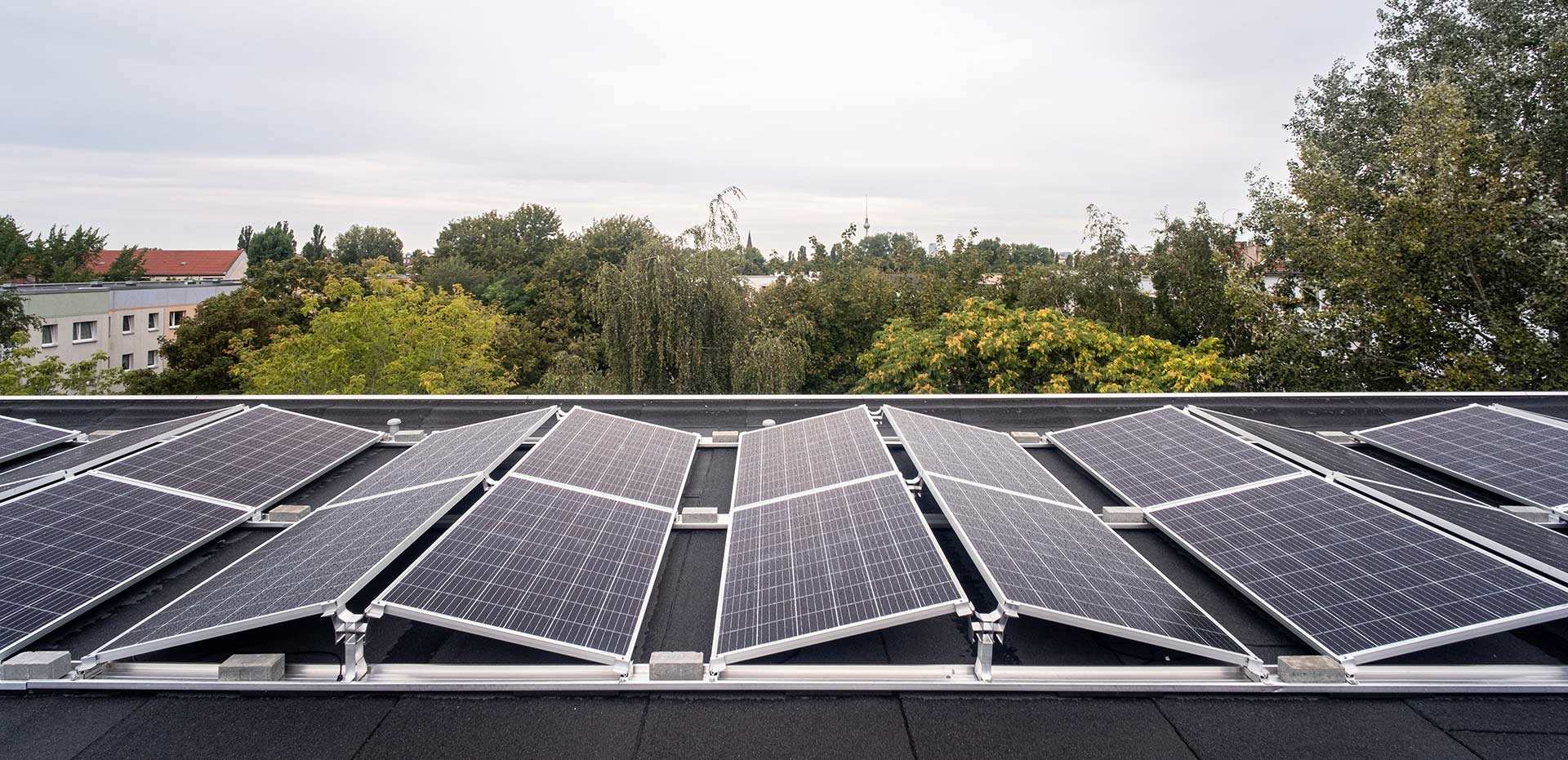 Was ist bei Flachdach-PV-Anlagen zu beachten? | Berliner Stadtwerke